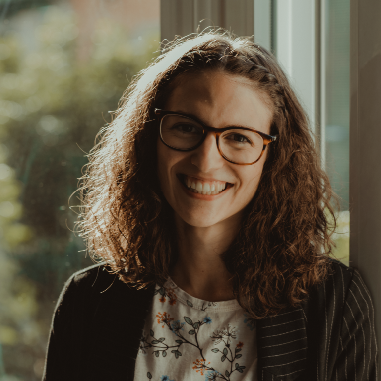 Sobre mí - Elena Álvarez - Esquinas Dobladas